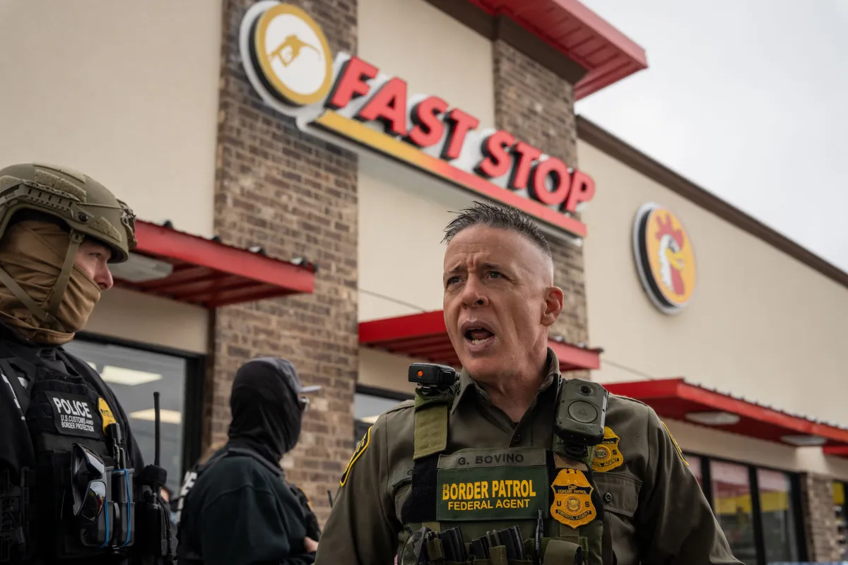Worker Flips Off Border Agents, Refuses Them Fried Chicken - Newsweek