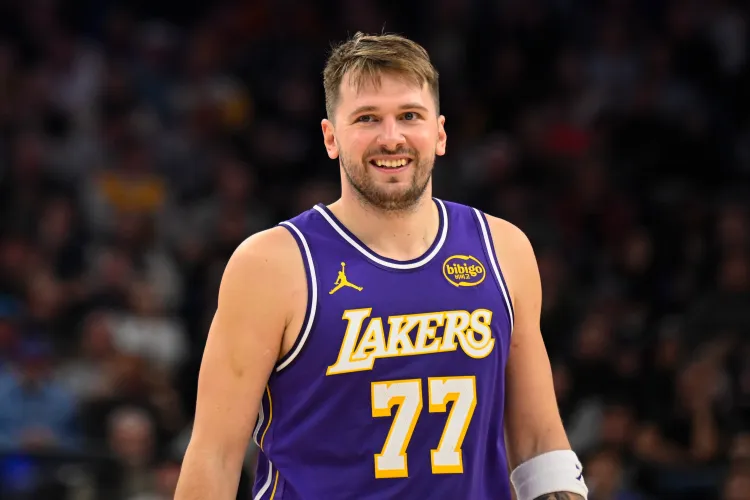 Lakers Receive New Update on Luka Doncic’s Christmas Status vs Rockets ...