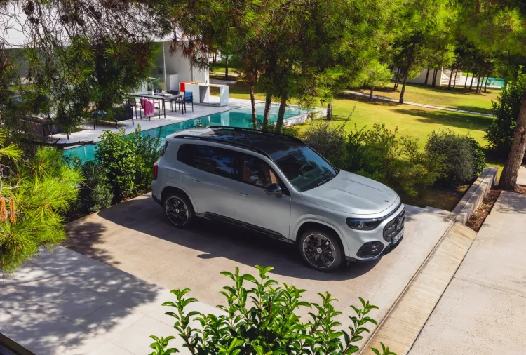 GLB Pushes Mercedes-Benz SUVs in a New Design Direction - Newsweek