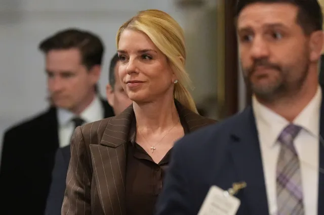 Trump's DOJ Issues Statement After Washington Post Reporter's Home ...