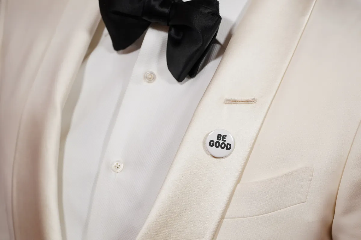 Celebrities Wear Anti-ICE Pins at Golden Globes - Newsweek