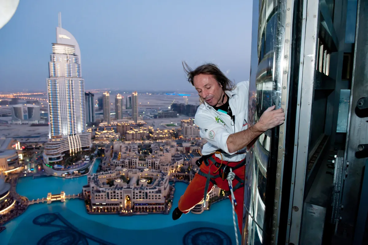 Skyscraper Live: 5 Most Shocking Building Climbs in History - Newsweek