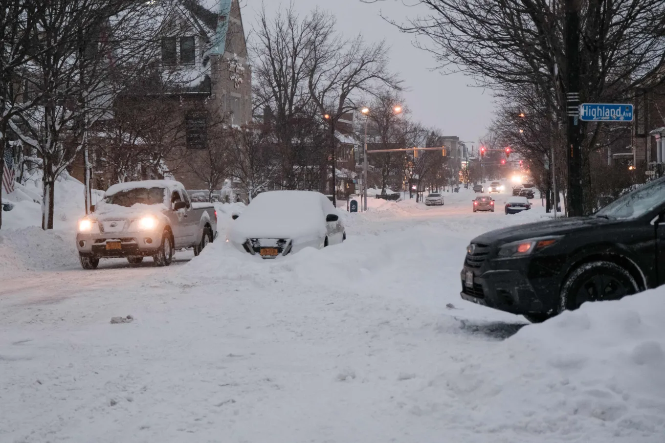 What Is ‘Thundersnow’? Rare Weather Phenomenon Captured in New York ...