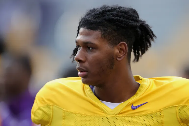 Polarizing Transfer Portal QB TJ Finley Signs with Seventh College ...