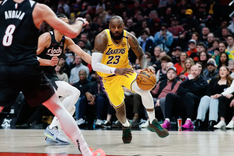 How to Watch Lakers vs Trail Blazers: Live Stream NBA, TV Channel ...