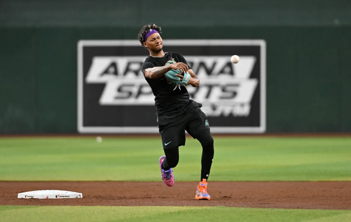 Former Cubs, Diamondbacks Infielder Reportedly Acquired by Nationals ...