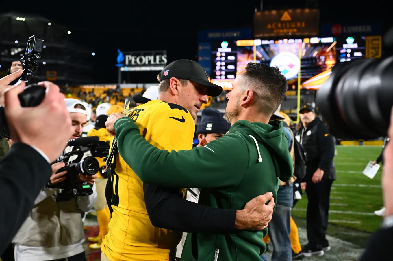 Aaron Rodgers Sends Message a ‘Speechless’ Matt LaFleur Didn’t Expect ...