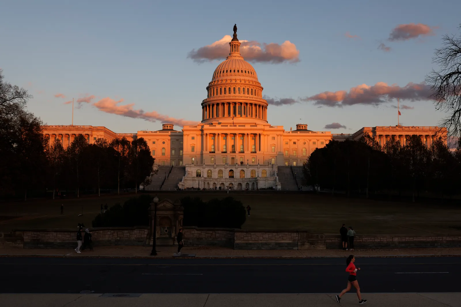 US Shutdown Chances Rise as Lawmakers Standoff Over ICE Funding: Live ...