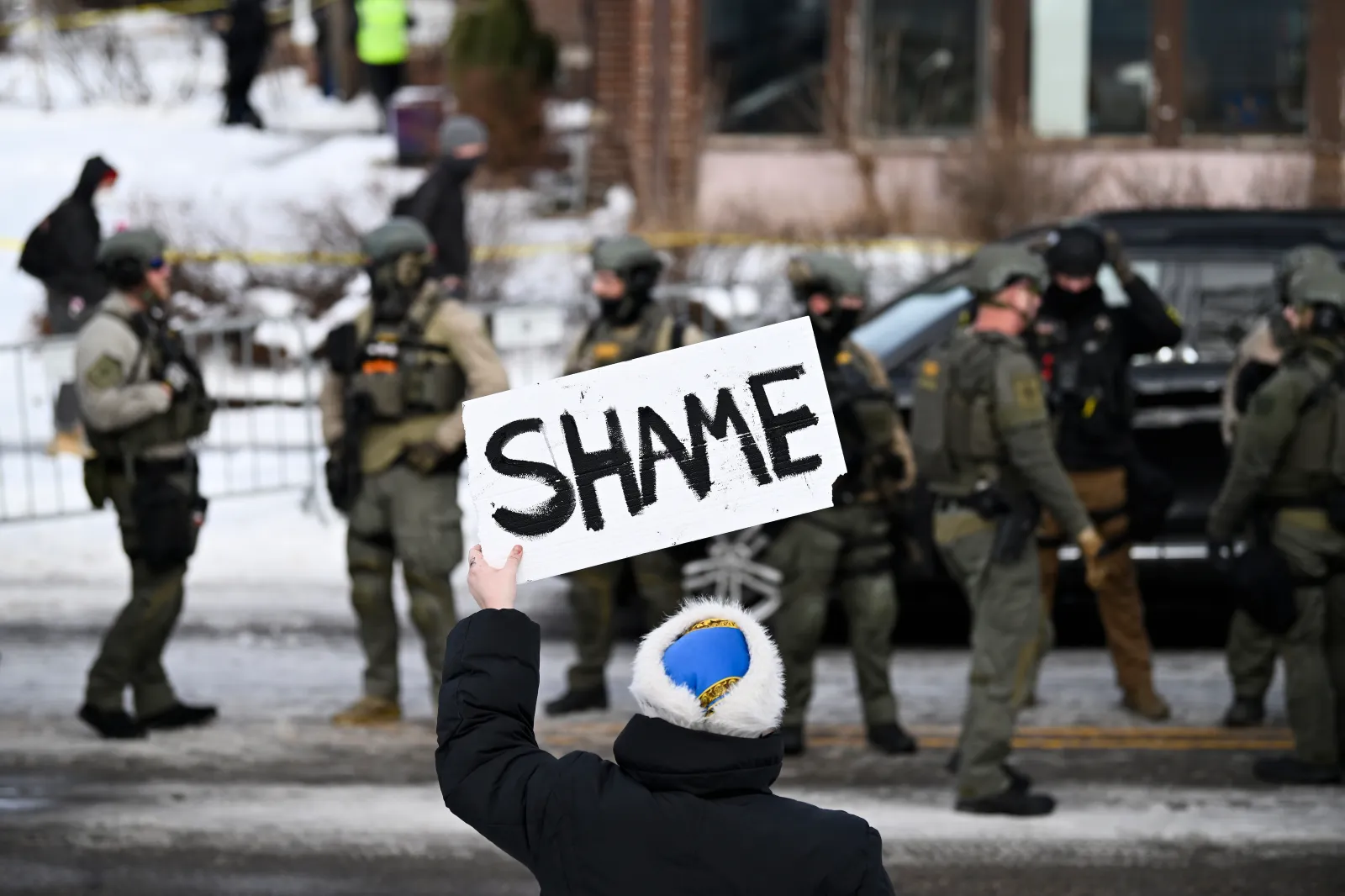 GoFundMe ‘Reviewing’ $350K Fundraiser for ICE Agent Jonathan Ross ...