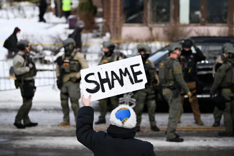 GoFundMe ‘Reviewing’ $350K Fundraiser for ICE Agent Jonathan Ross ...