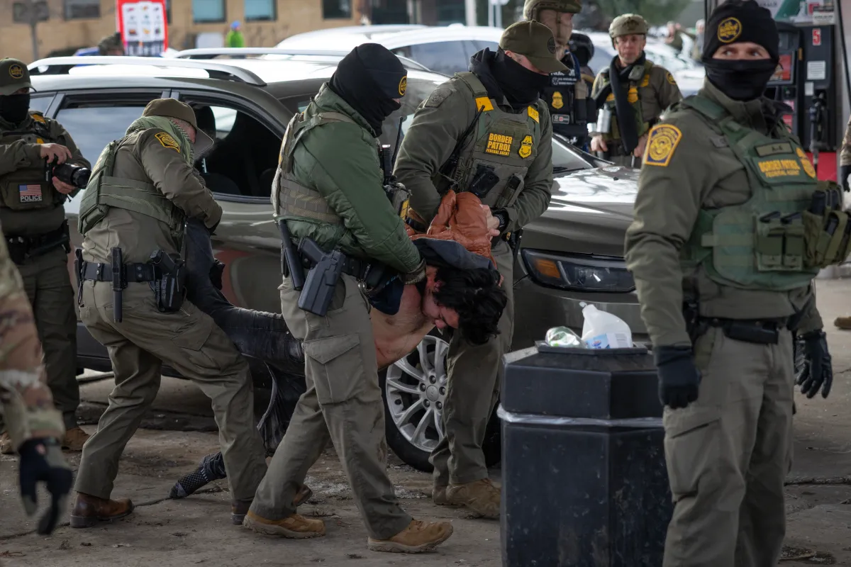 Border Patrol Agents Smash Car Window, Detain Man In Minnesota - Newsweek