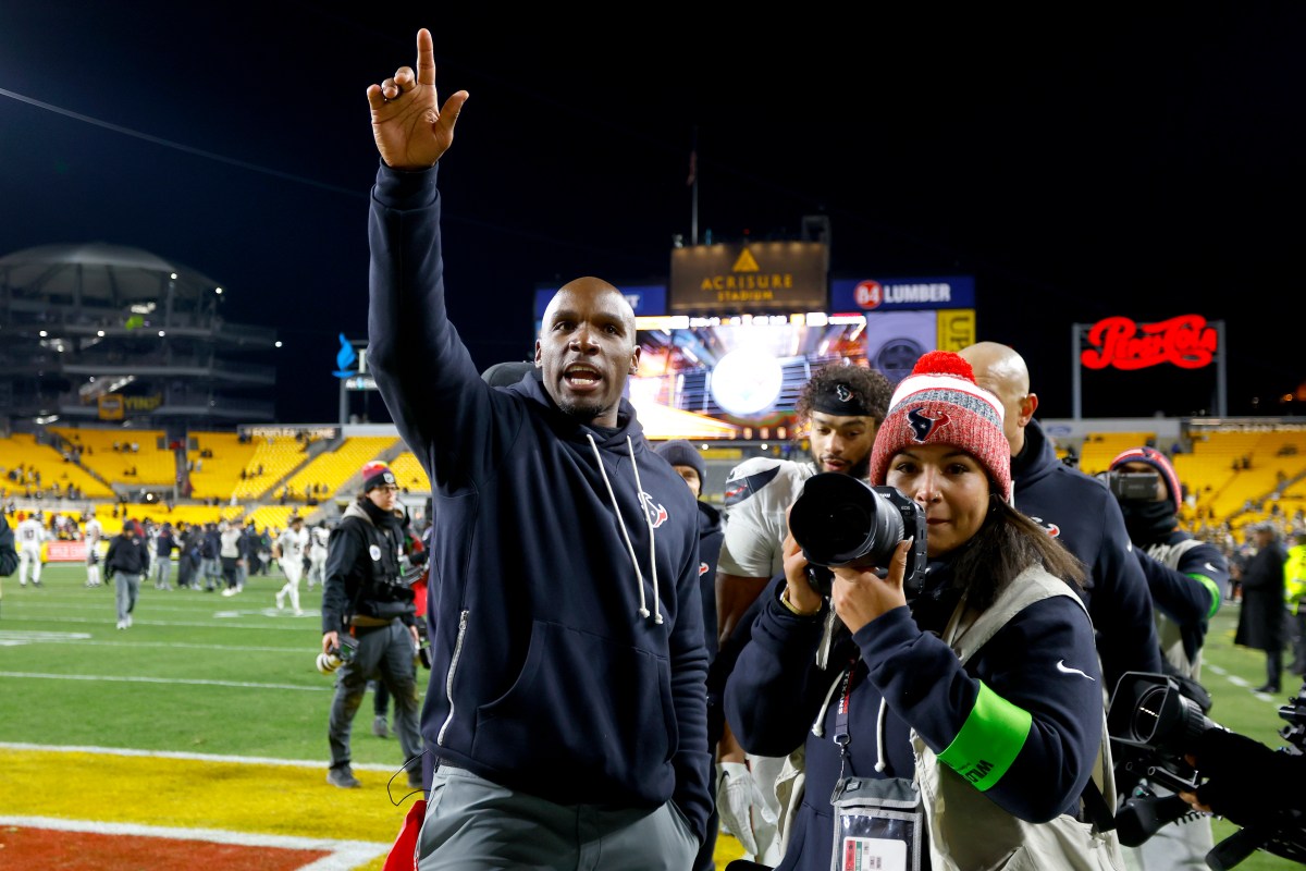 Texans’ DeMeco Ryans Turns Heads With 3-Word Message After Beating ...