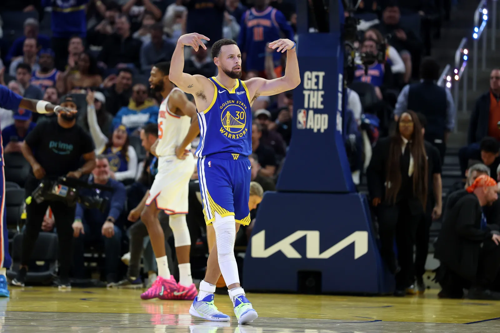Warriors Get Concerning Stephen Curry Injury News After Win Over Knicks ...