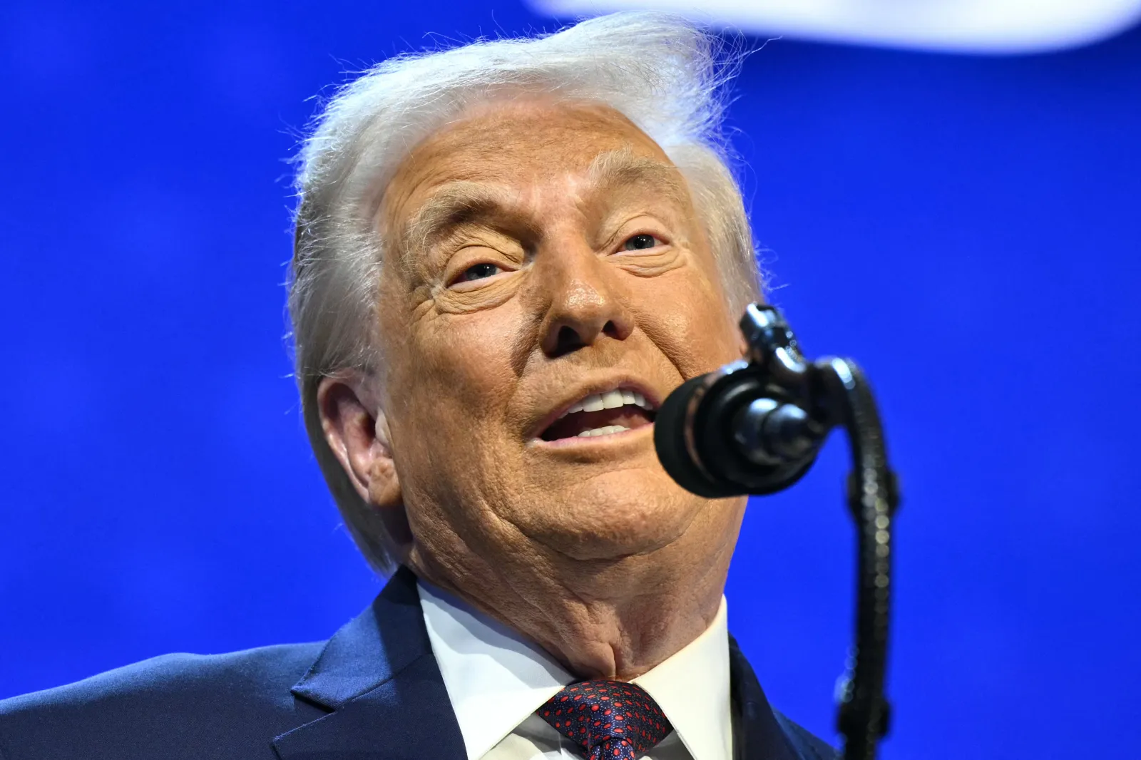 Trump and the FCC Plan to Radically Reshape Late-Night TV - Newsweek