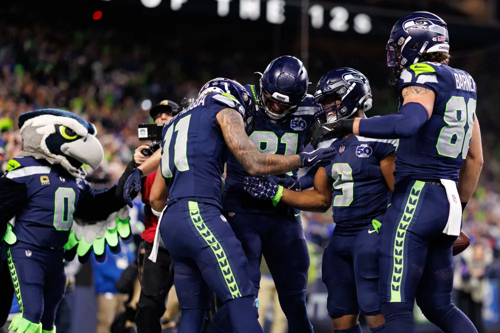 Football Games Today: Are There College or NFL Games on TV? - Newsweek