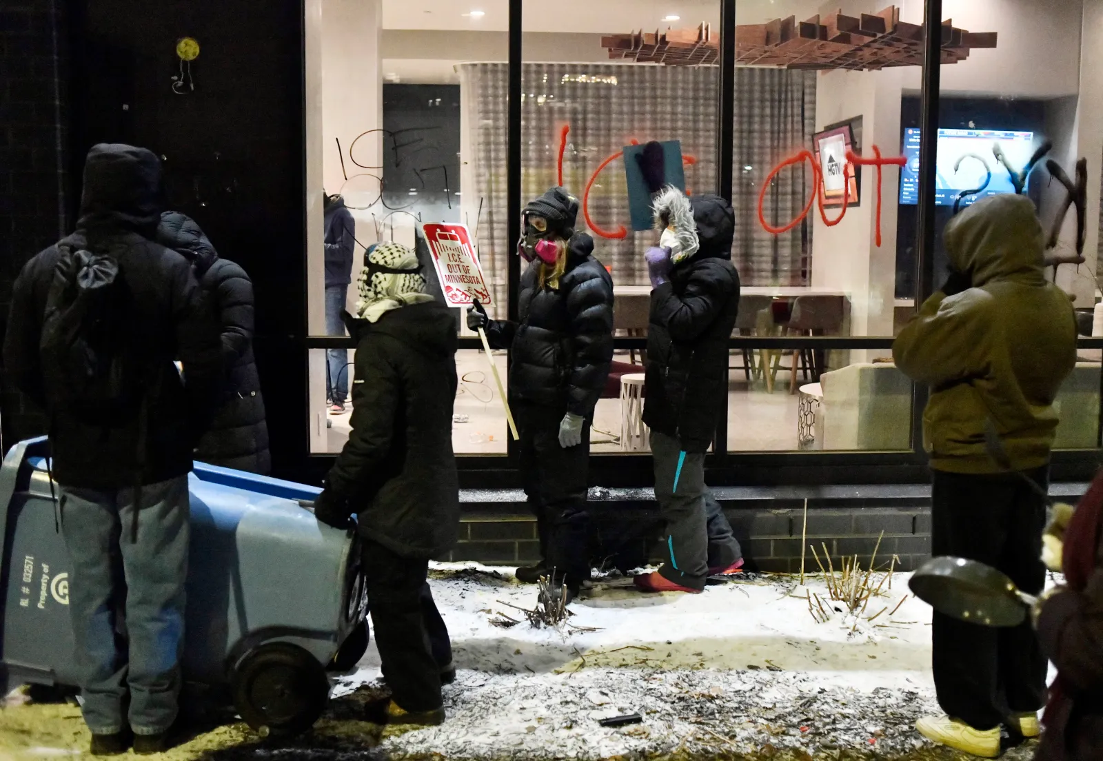 Anti-ICE Protesters Target Minneapolis Hotel - Newsweek