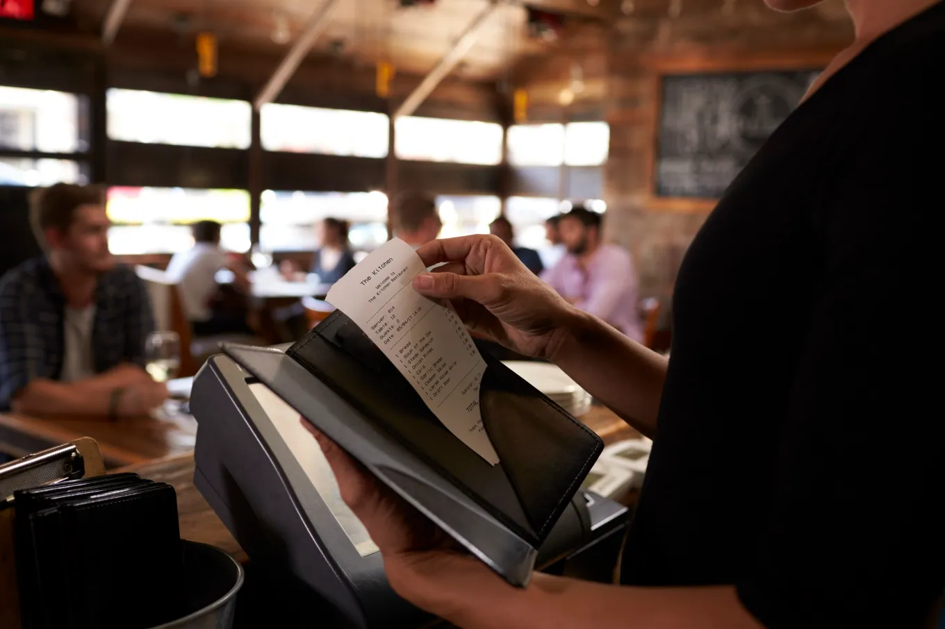 NFL Defensive Linemen Arrive at Restaurant, What’s on Food Bill Goes ...