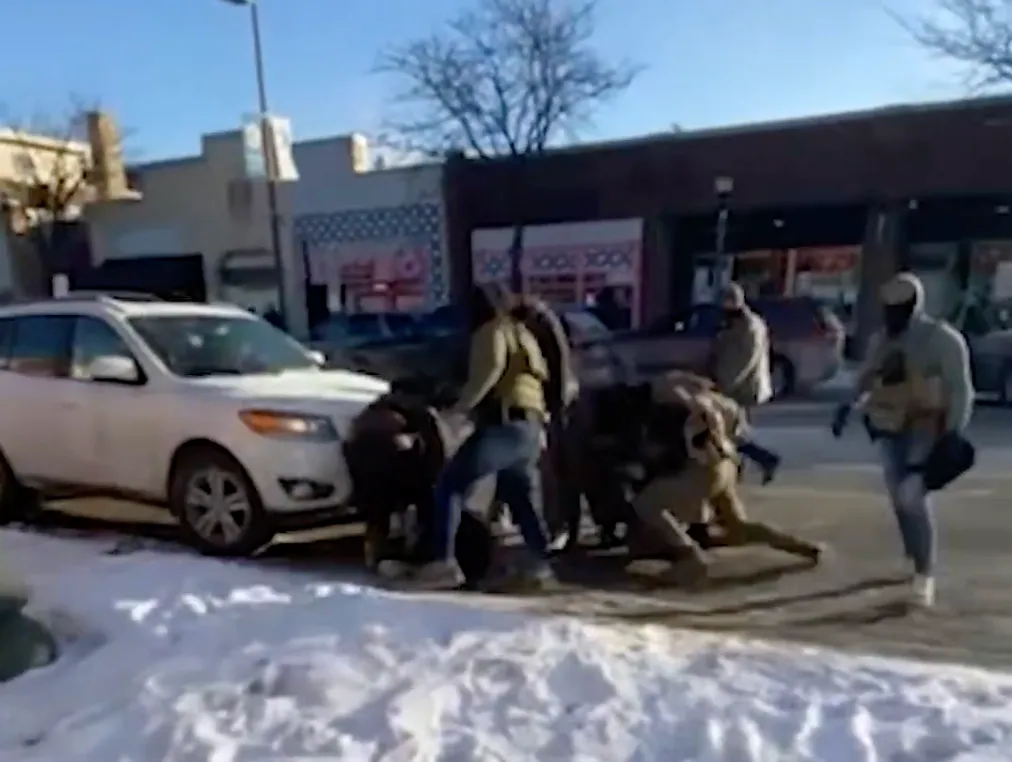 Minneapolis DHS Shooting: Video Emerges of Moments Just Before Alex ...