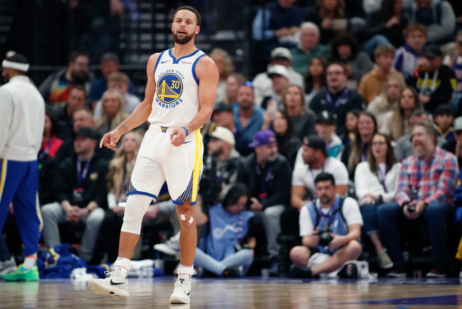 Warriors Reveal Major Steph Curry Injury Update After Scary Incident vs ...