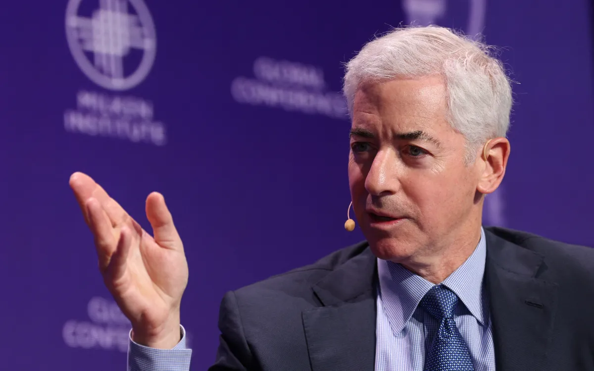 Chipotle Reacts To Boycott Calls Over Bill Ackman’s $10K ICE Agent ...