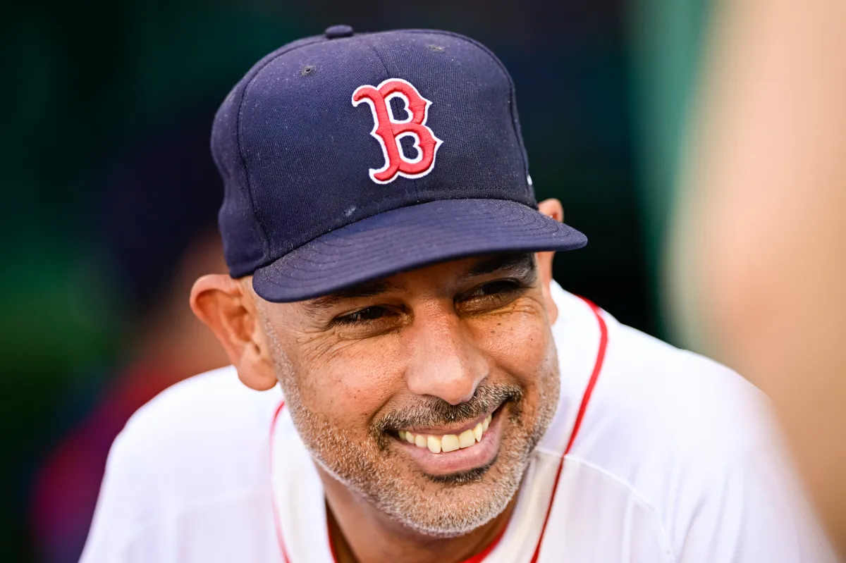 Red Sox Reportedly to Sign $1.4 Million Outfielder As Alex Bregman ...
