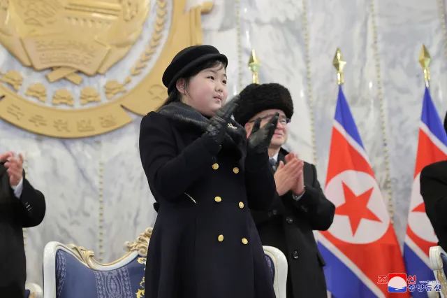 Kim Ju Ae: North Korea Leader Training Daughter To Be Next Ruler - Newsweek
