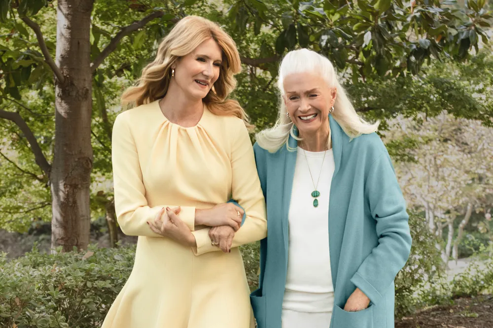 Laura Dern Vows to Continue Lung Disease Campaign in Mother Diane Ladd ...