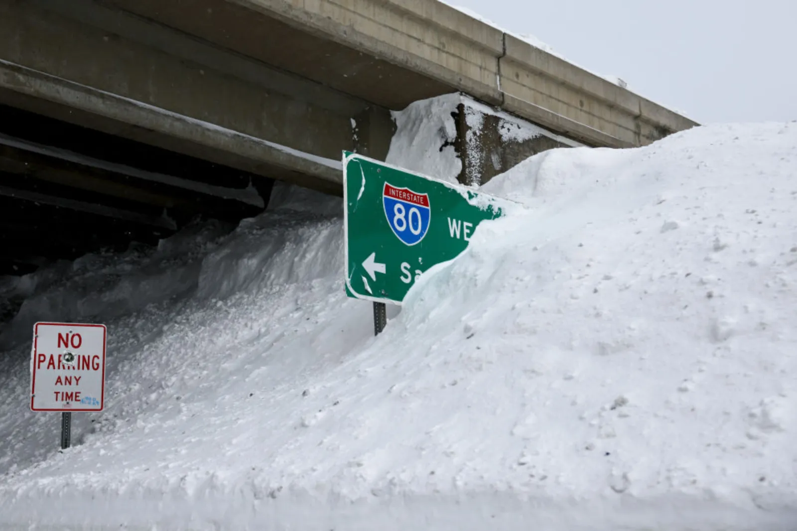 Winter Storm Warning As 20 Inches of Snow To Hit—‘Whiteout Conditions ...