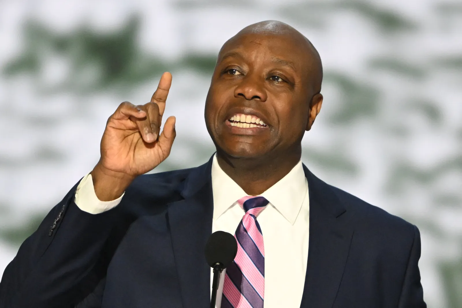 Tim Scott Slams Donald Trump for Video Featuring Obamas as Apes - Newsweek