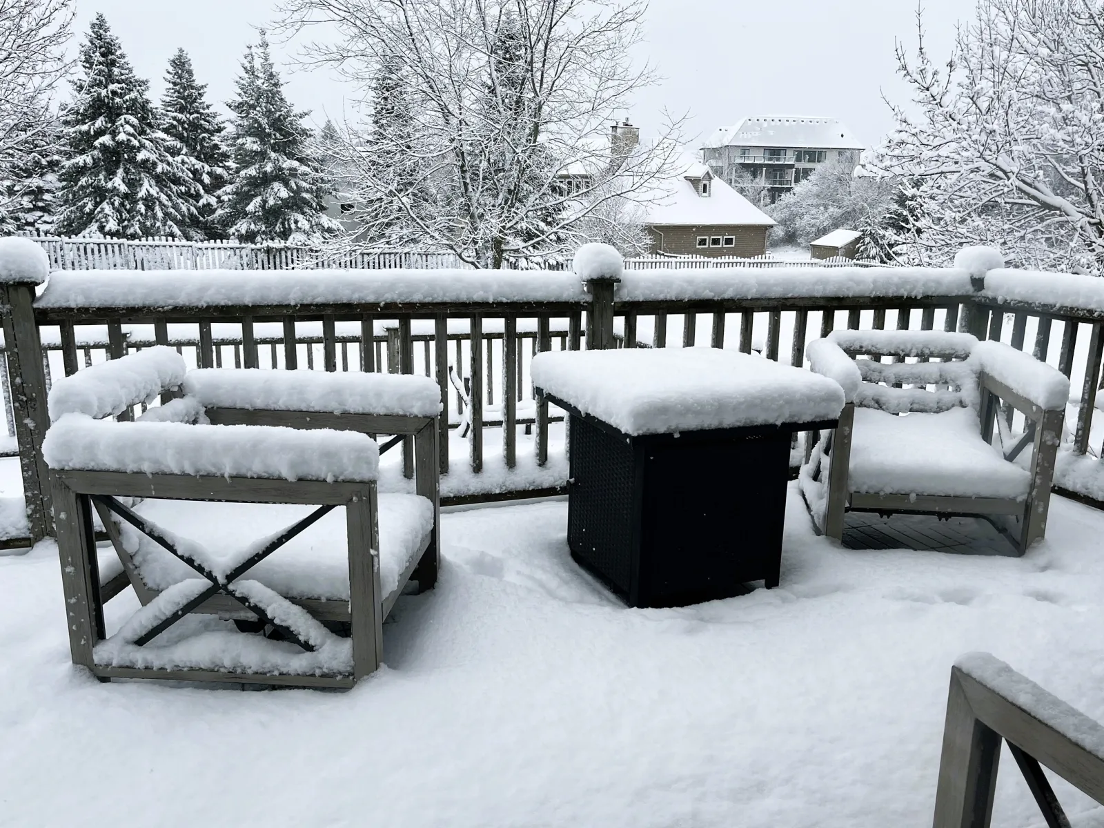 Hearts Break at Reason People Are Sharing Photos of Patio Furniture in ...
