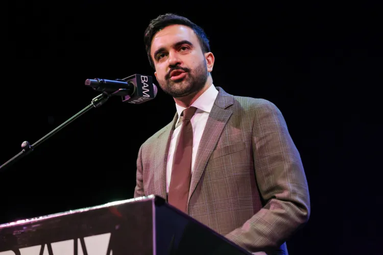 Mamdani Signs New York Executive Order Targeting ICE - Newsweek