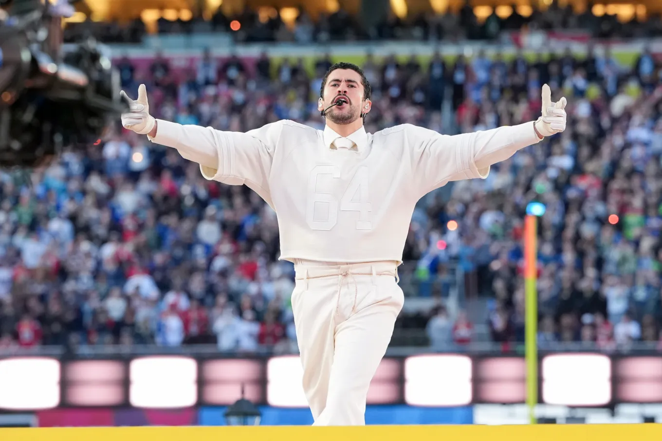 Bad Bunny’s Super Bowl Interaction With NFL Commissioner Roger Goodell ...