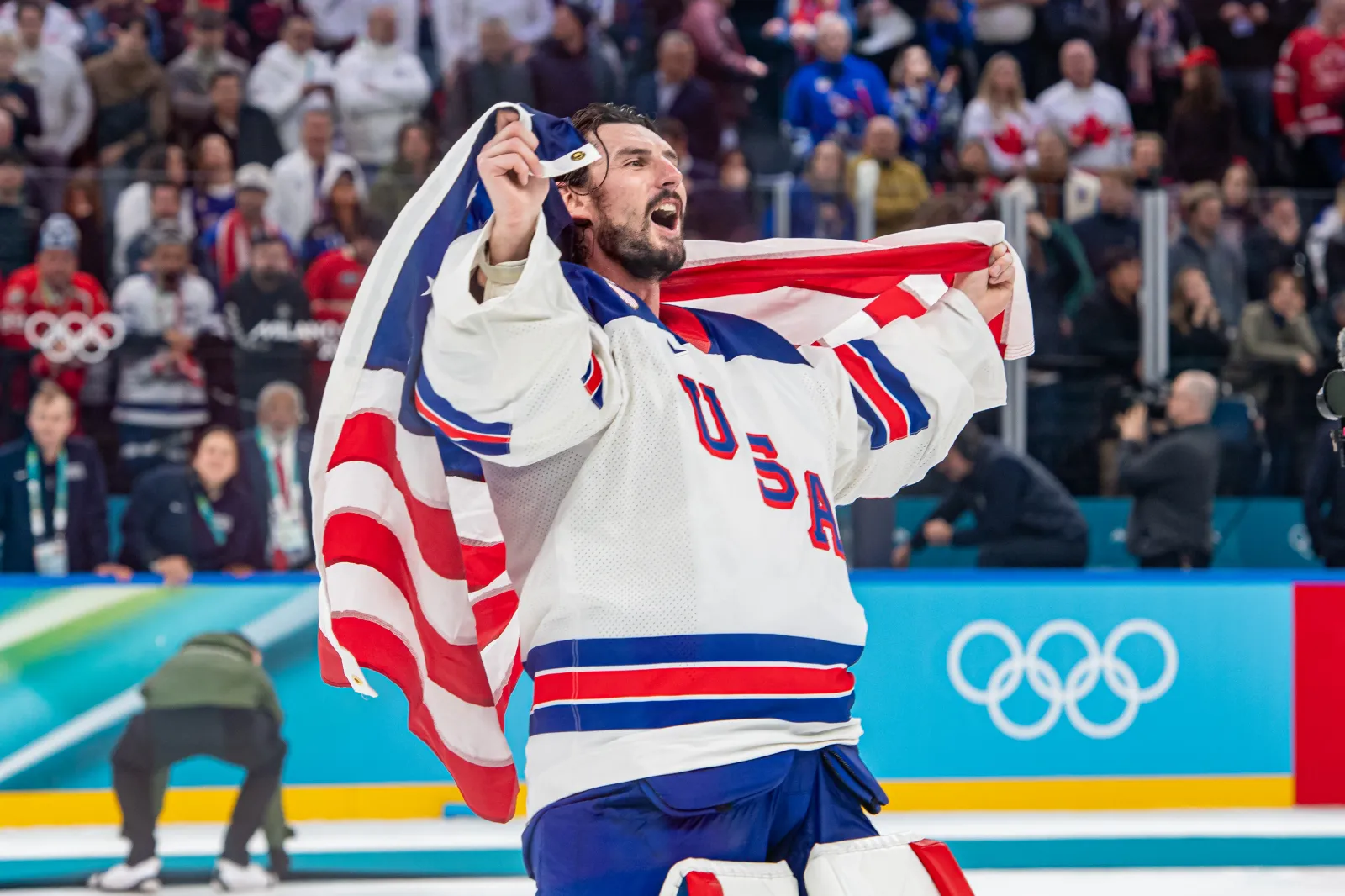 Team USA Hockey Legend Delivers 2-Word Verdict on Connor Hellebuyck ...