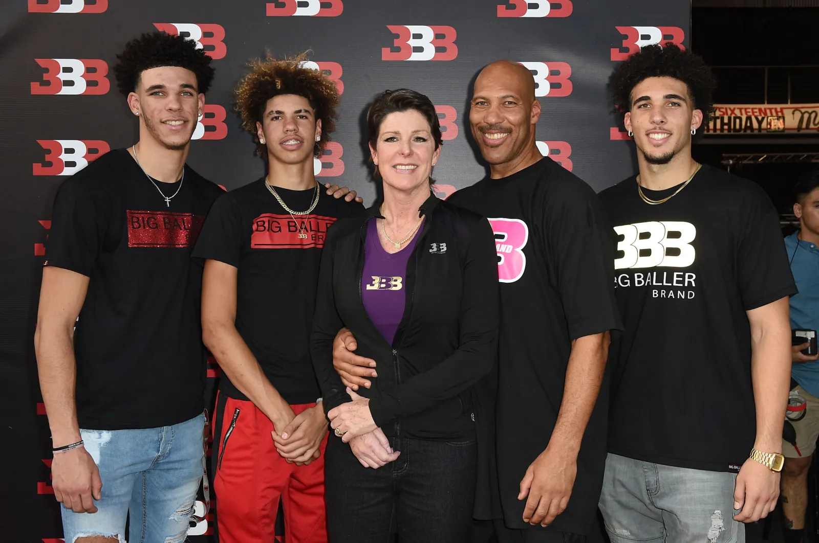Lonzo Ball Linked to Team Up With Brother LaMelo on Hornets After Trade ...