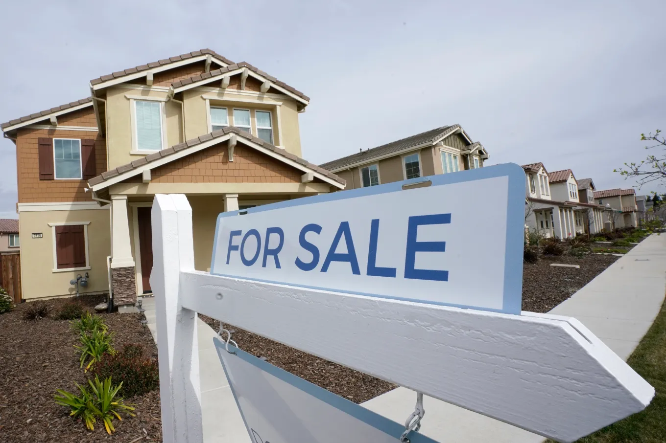 Map Reveals Markets Where Homes Cost Nearly 100 Percent of Wages - Newsweek