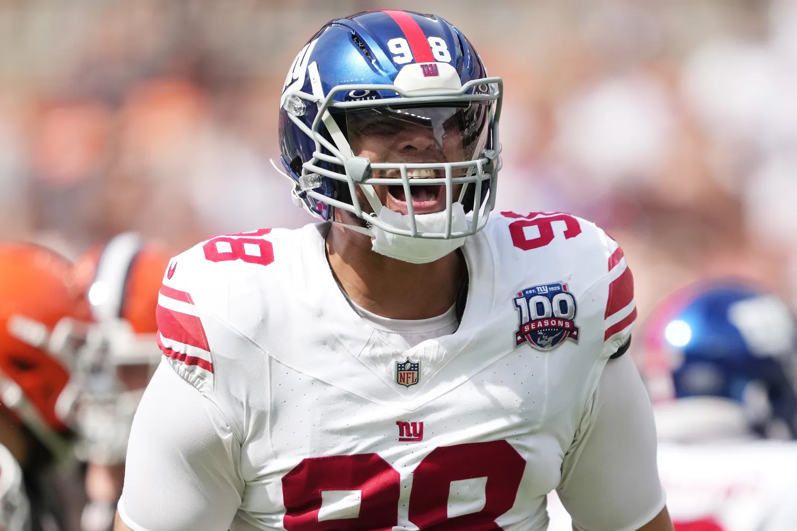 Former New York Giants DT Joins NFC East Rival - Newsweek