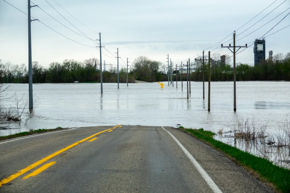 Major Flood Sparks Evacuation Concerns as River Levels Surge to 19 Feet ...