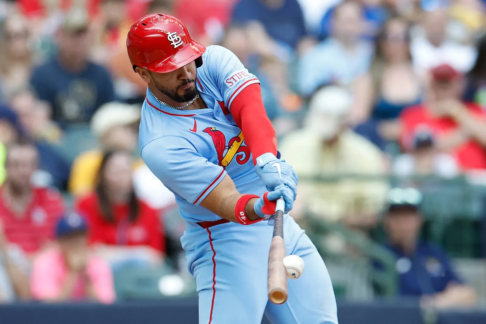 Cardinals’ 25-Year-Old Slugger Dealing with Knee Inflammation - Newsweek