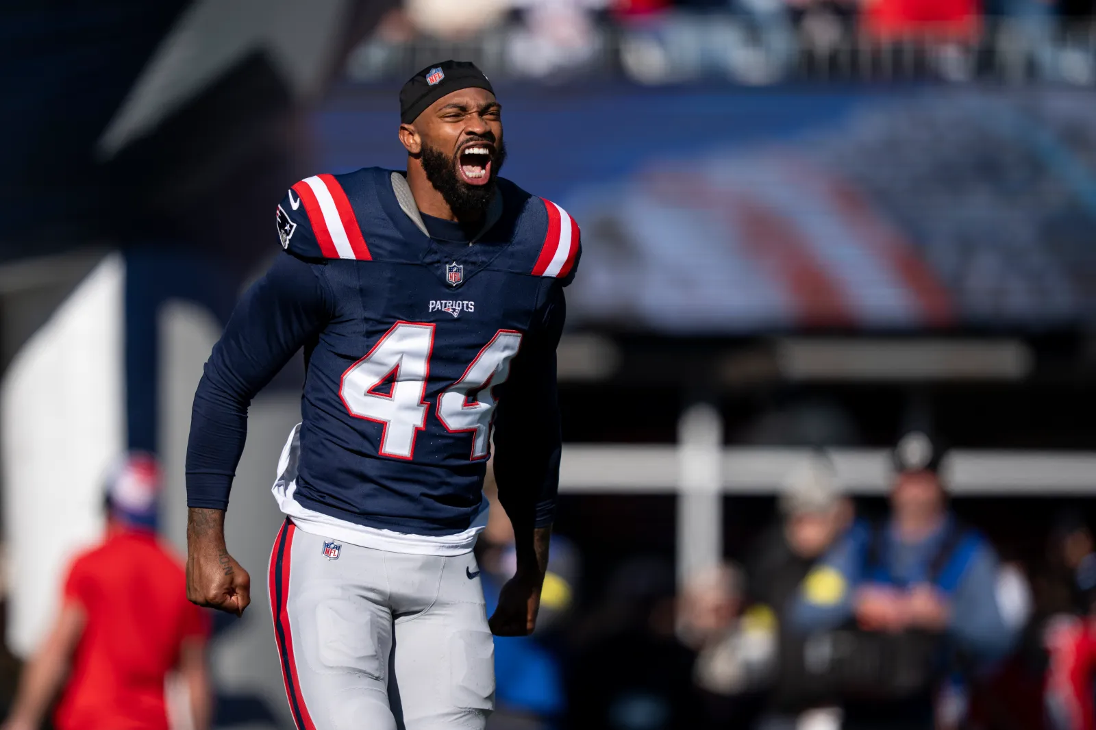 K’Lavon Chaisson Agrees to Deal with Commanders - Newsweek