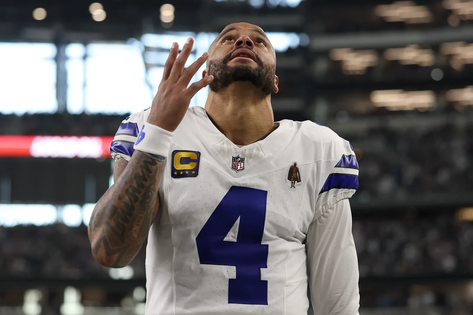 Michael Irvin Sends Prayers to Cowboys QB Dak Prescott - Newsweek