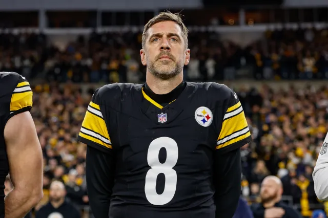 Aaron Rodgers' Phone Is Getting Flooded With Texts From Former Packers ...