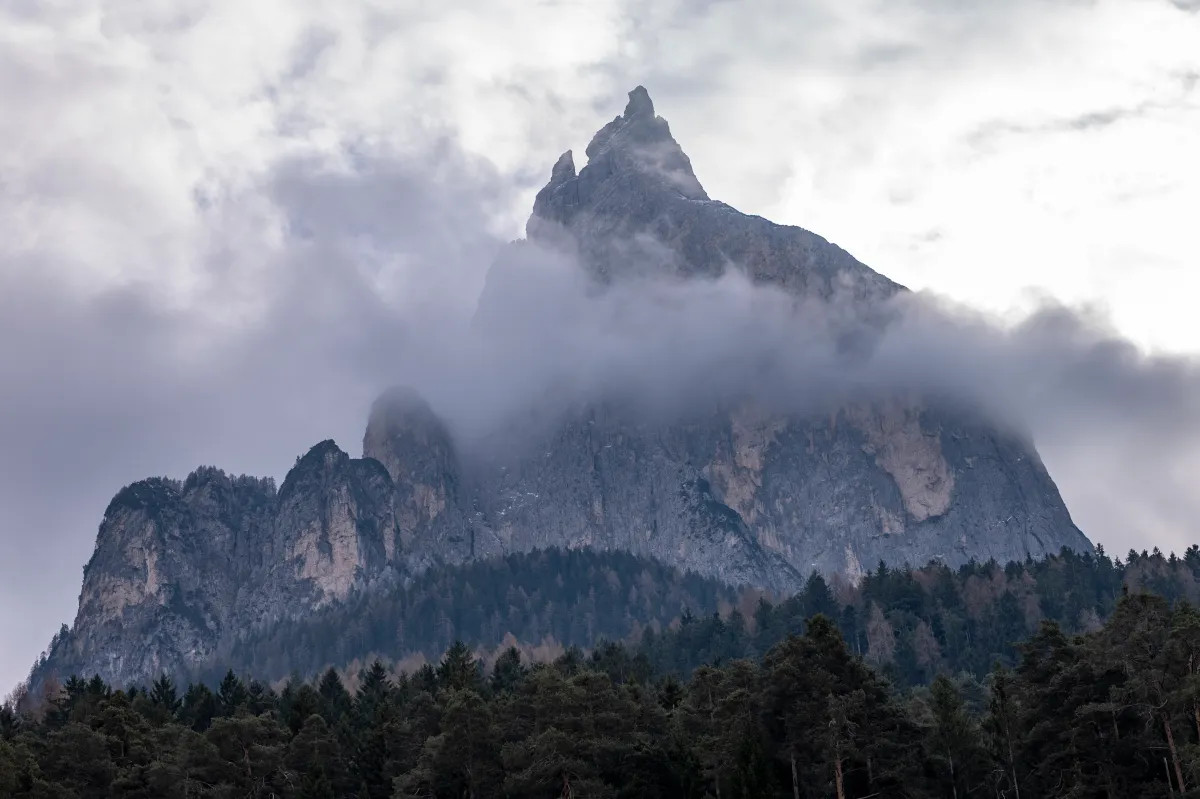 2 Dead, 7 Injured After Avalanche in Northern Italy: What to Know ...