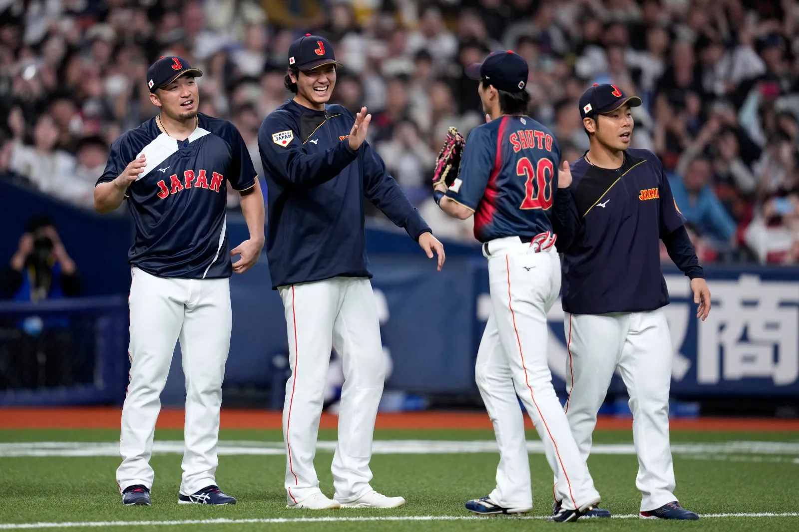 Shohei Ohtani Fans Blasted After Viral Photo Exposes ‘Gross’ Behavior ...