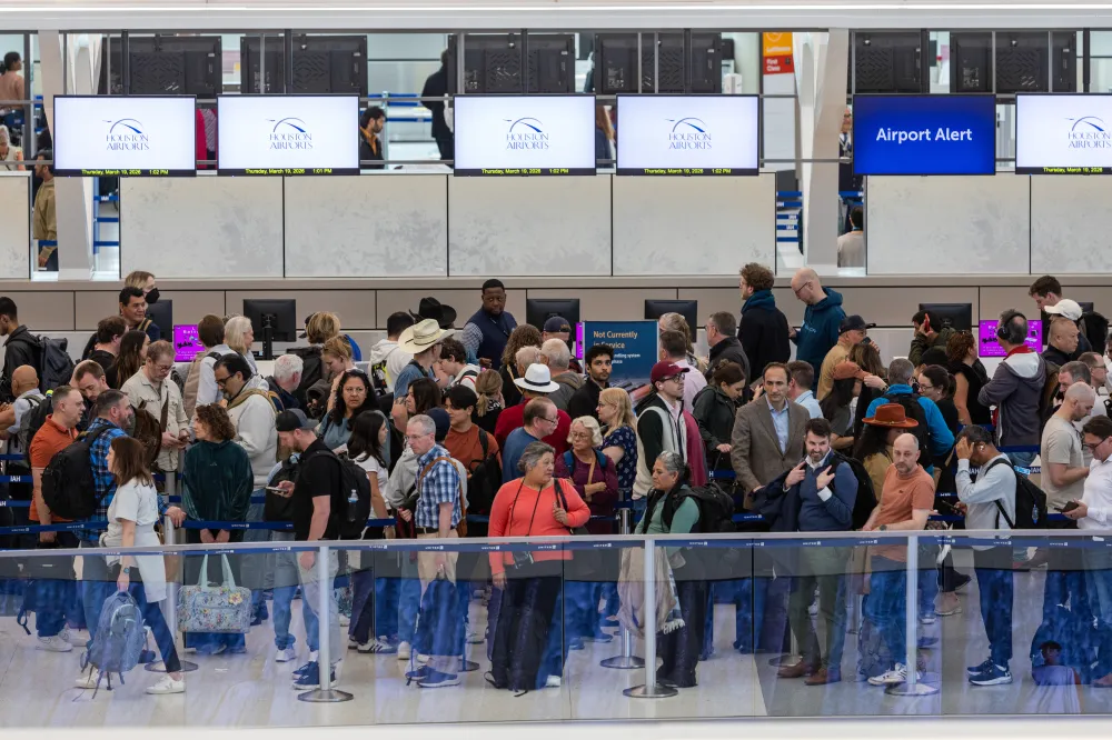 Four-hour TSA lines cripple airport despite ICE presence - Newsweek