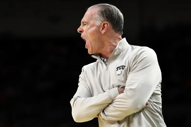 ‘NIL Killed March Madness’ Fans Fume as Favorites Roll Through Field ...