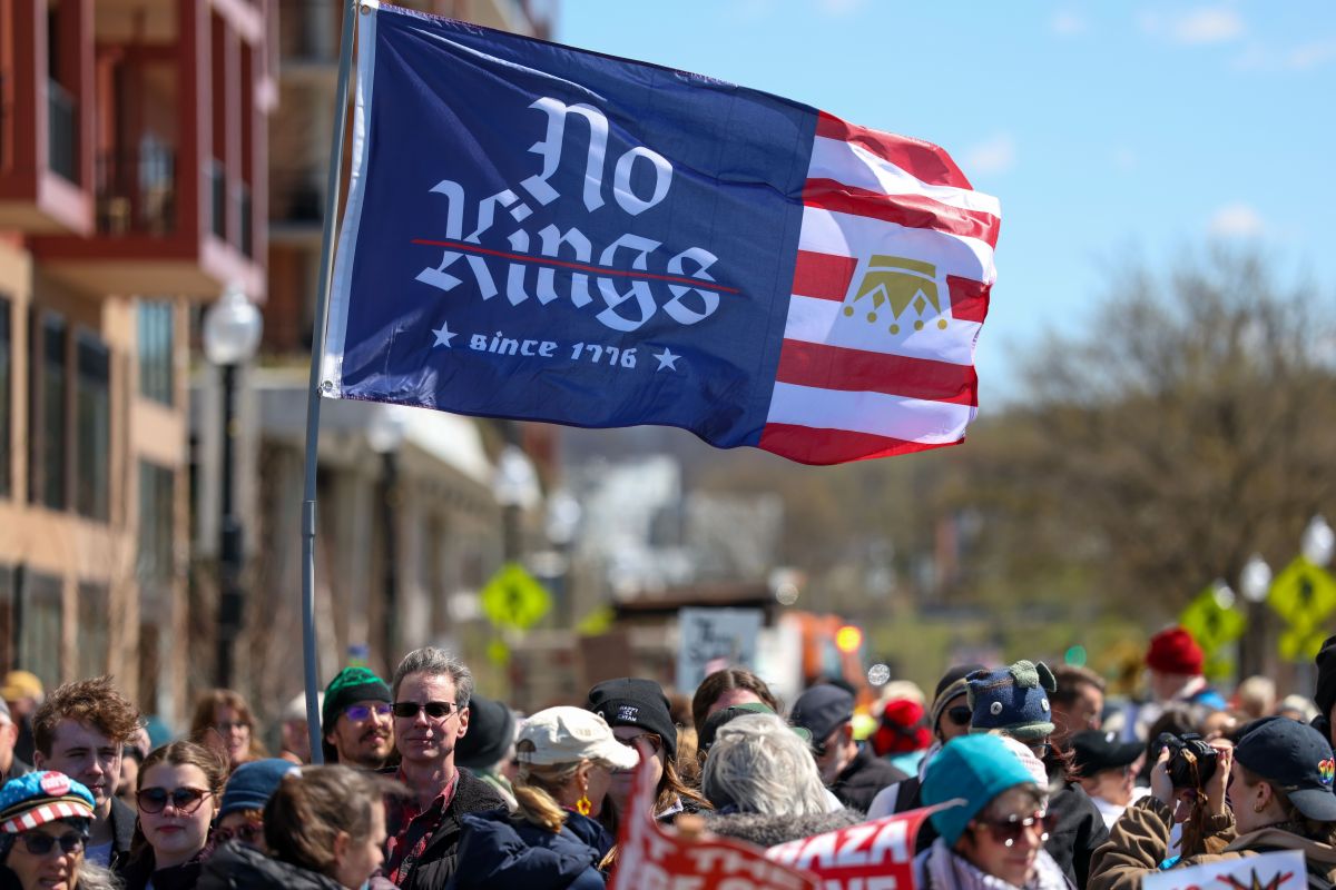 No Kings Protests Lead To Clashes in Portland, Los Angeles - Newsweek