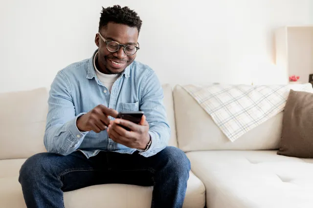 Psychologists Reveal Secret to Successful Dating Profiles - Newsweek