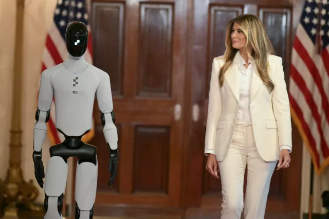 Robot Unveiled at White House Shared Its Thoughts on Melania Trump ...
