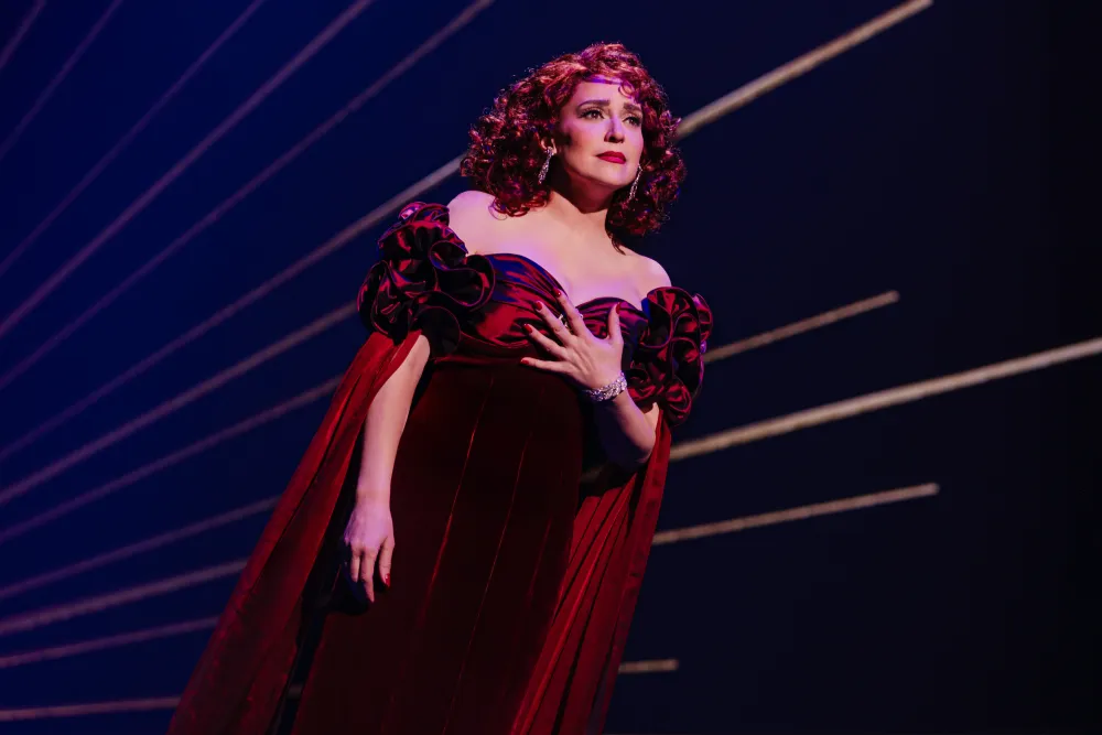 Beaches Star Jessica Vosk Is a Bette Midler Purist. You Will Be Too ...