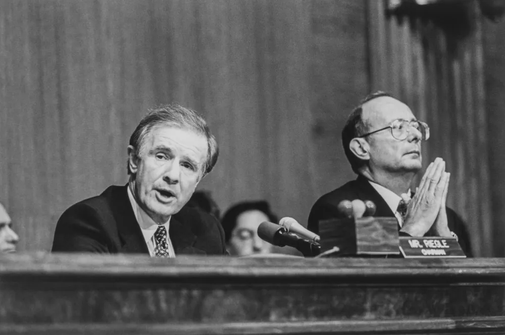 Donald Riegle, Michigan Senator Who Switched Parties, Dies at 88 - Newsweek